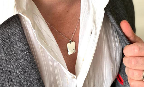 Médaille personnalisée pour homme, un bijou plein d’émotions | Mon ...